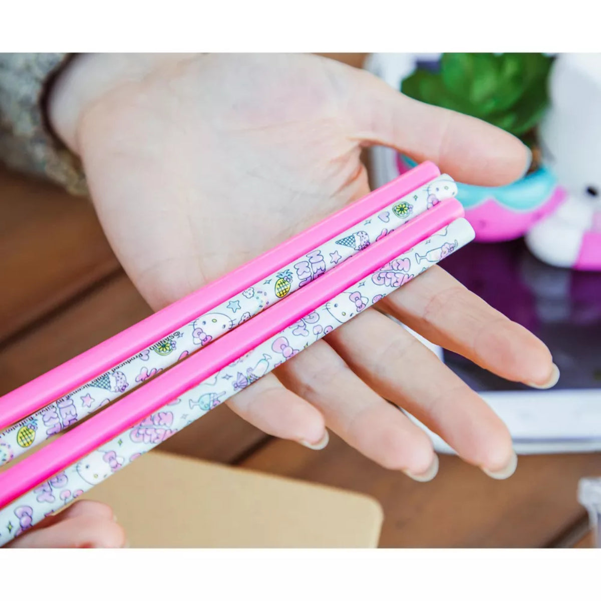 Sanrio Hello Kitty Kawaii Treats Reusable Plastic Straws (Set of 4 ...